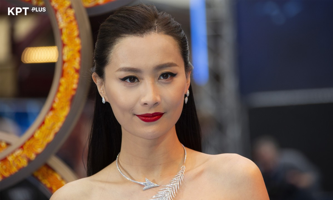 ចប់ការងារភ្លាម Fala Chen ប្រញាប់ប្រញាល់ទៅជួបកូនស្រីនិងប្ដីទាំងយប់