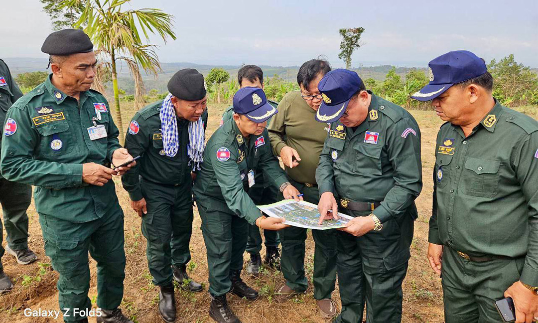 កម្លាំងវរសេនាតូច៨២៣ ...